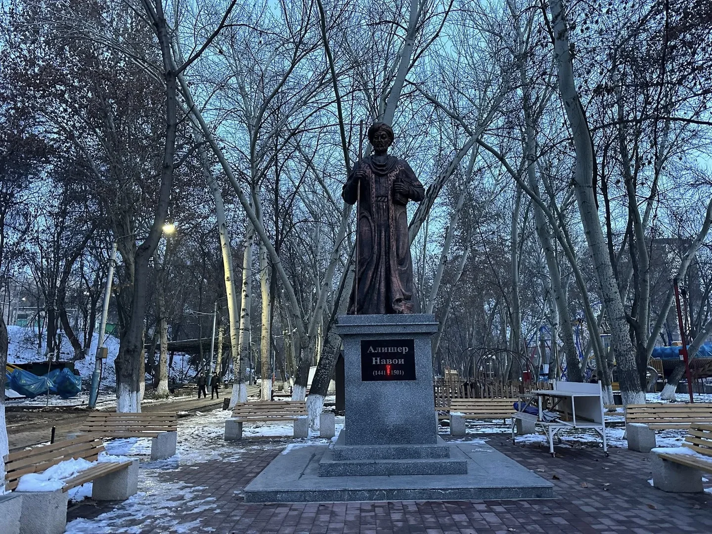 Oş'taki Alişer Navoi parkı'na beş bin fidan dikilecek - Kırgız Ulusal ...